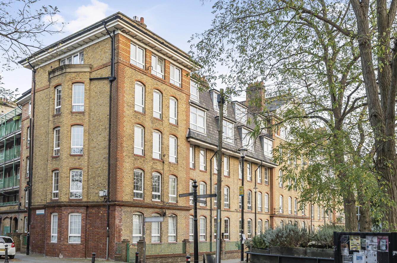 Free property report Flat 40, Hythe House, Swan Road, London, SE16 4LG ...