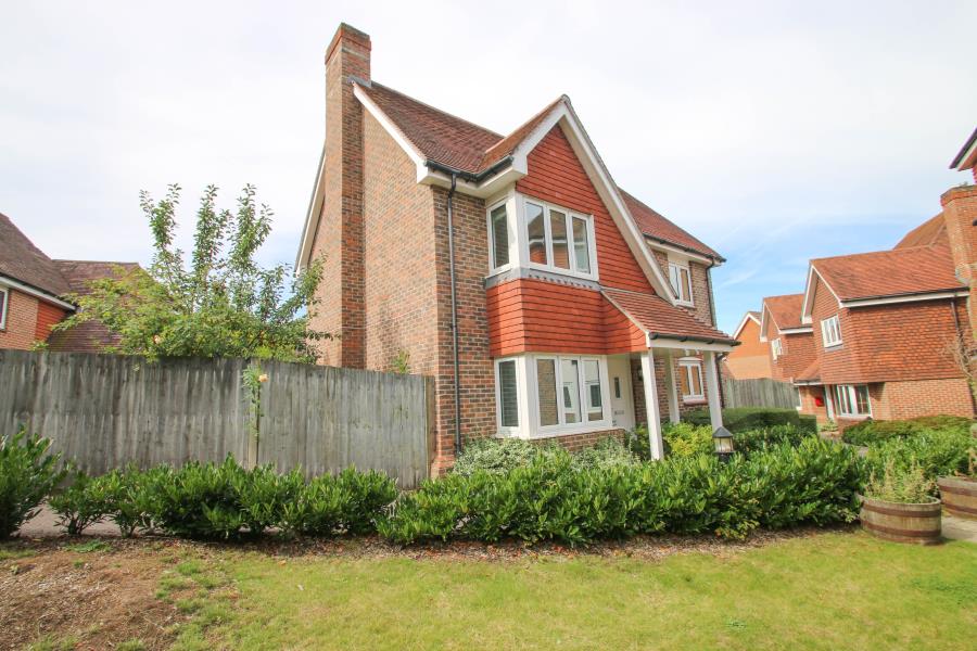 Free property report 42 Forster Road, Guildford, GU2 9AF - Chimnie