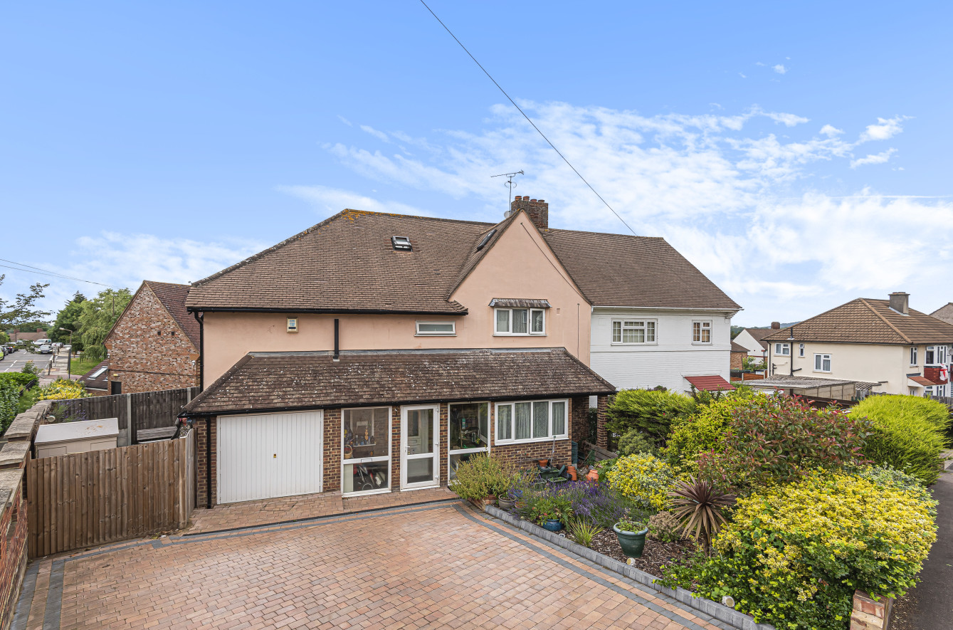 Free property report 36, Leas Dale, London, SE9 3BZ - Chimnie