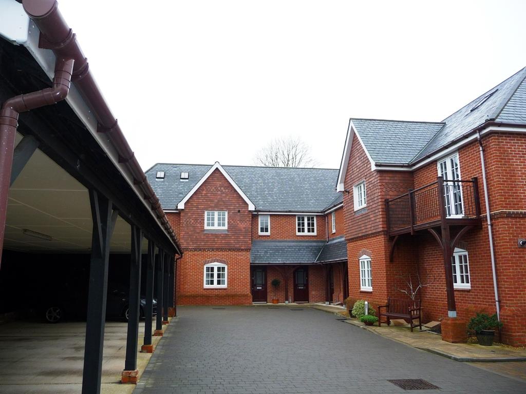 Free property report 11 Gate Lodge, Enborne Gate, Newbury, RG14 6GL ...