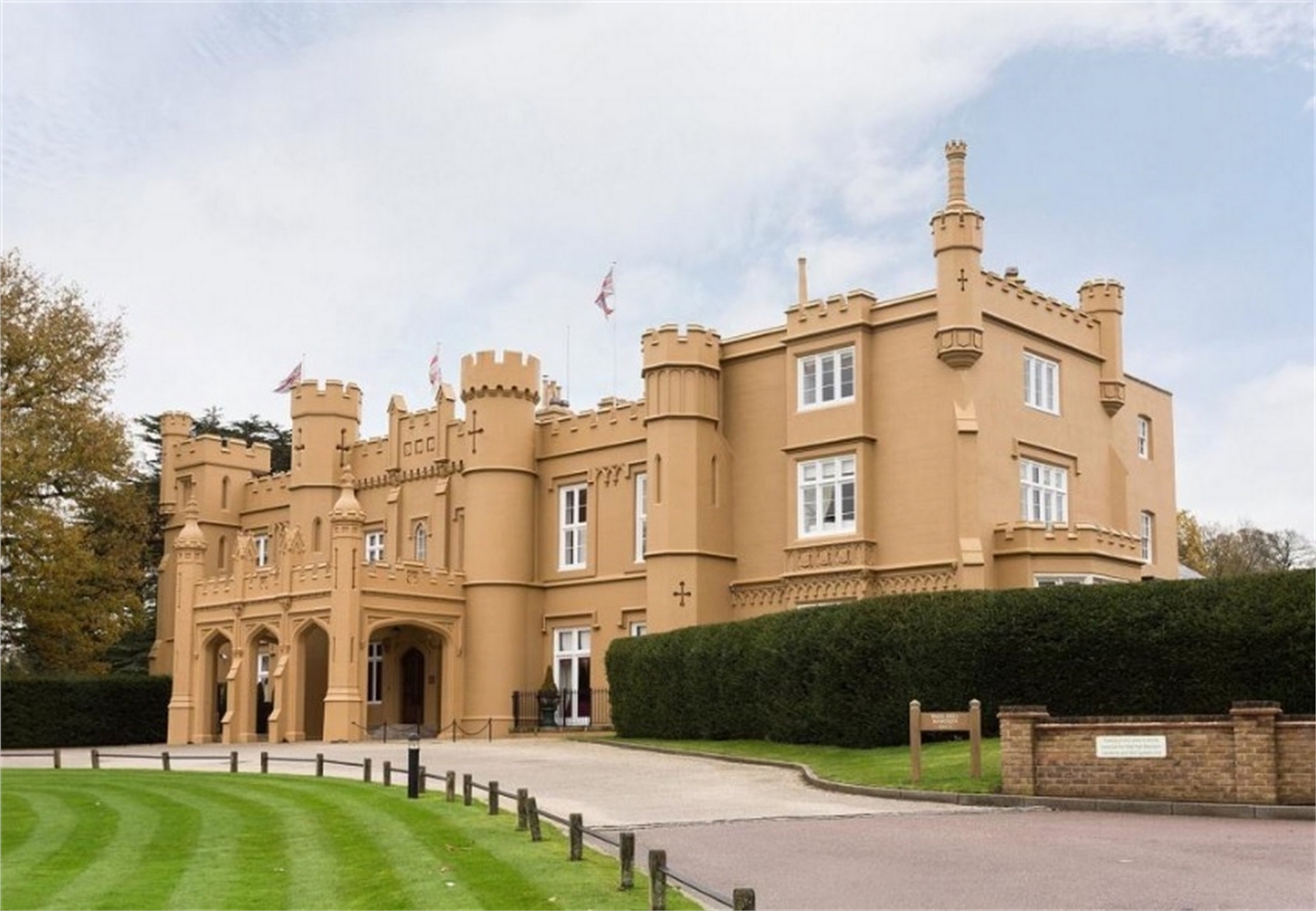 Free property report 5 Wall Hall Mansion, Wall Hall Drive, Aldenham ...