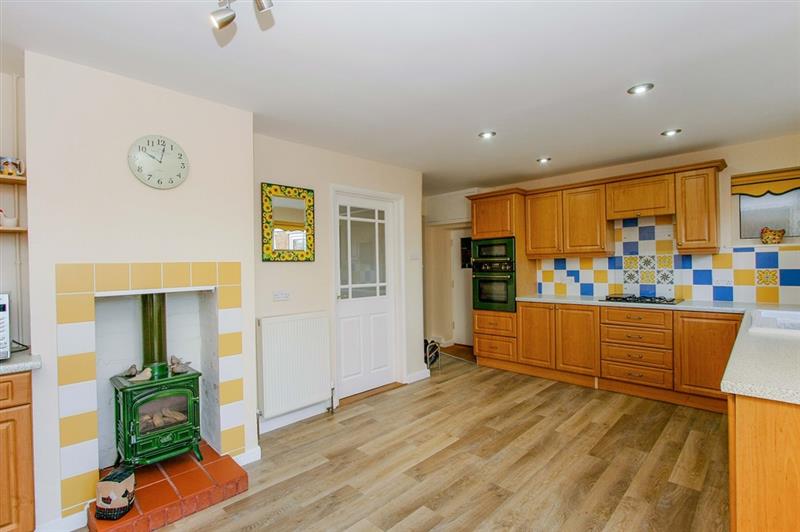 Free property report 31 Chelveston Road, Raunds, NN9 6DA - Chimnie