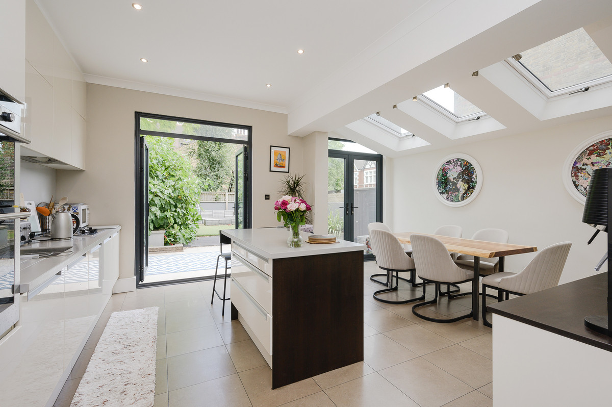 Free property report 28, Maze Road, Richmond, TW9 3DE - Chimnie