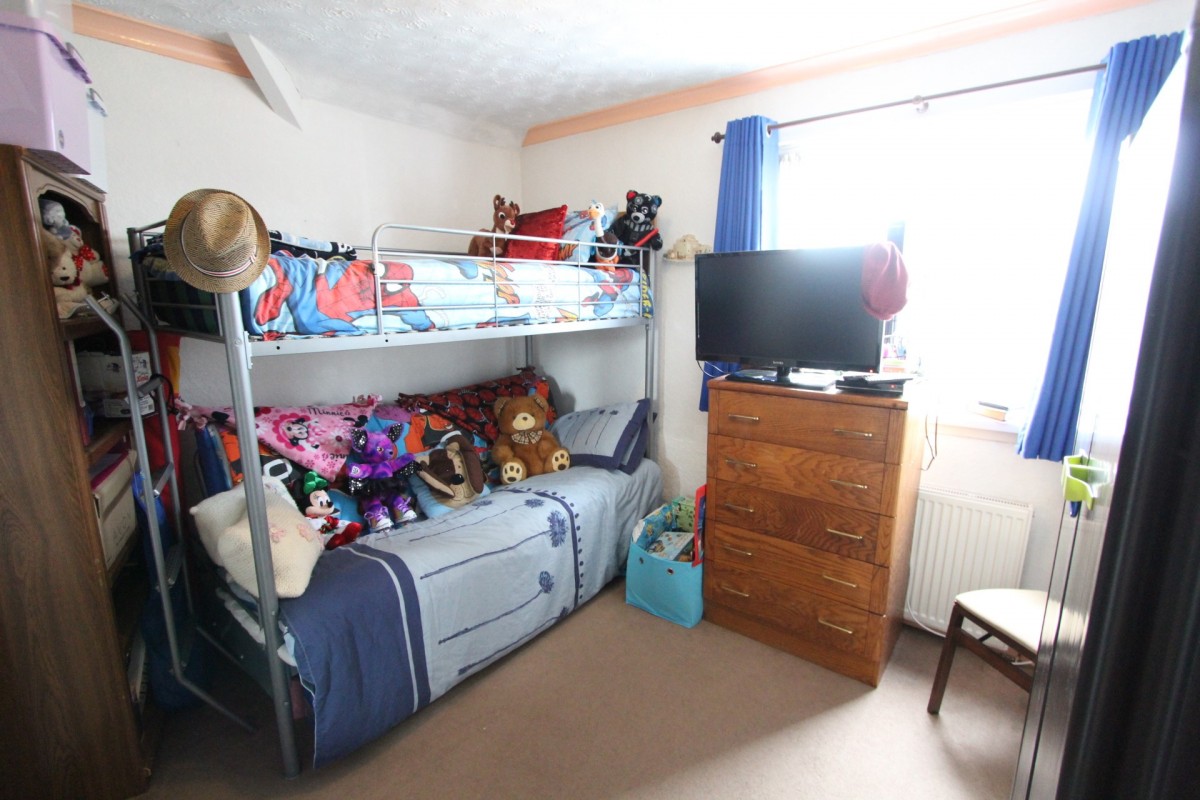 Free property report 19 Heol Haulfryn, Tonyrefail, CF39 8DG - Chimnie