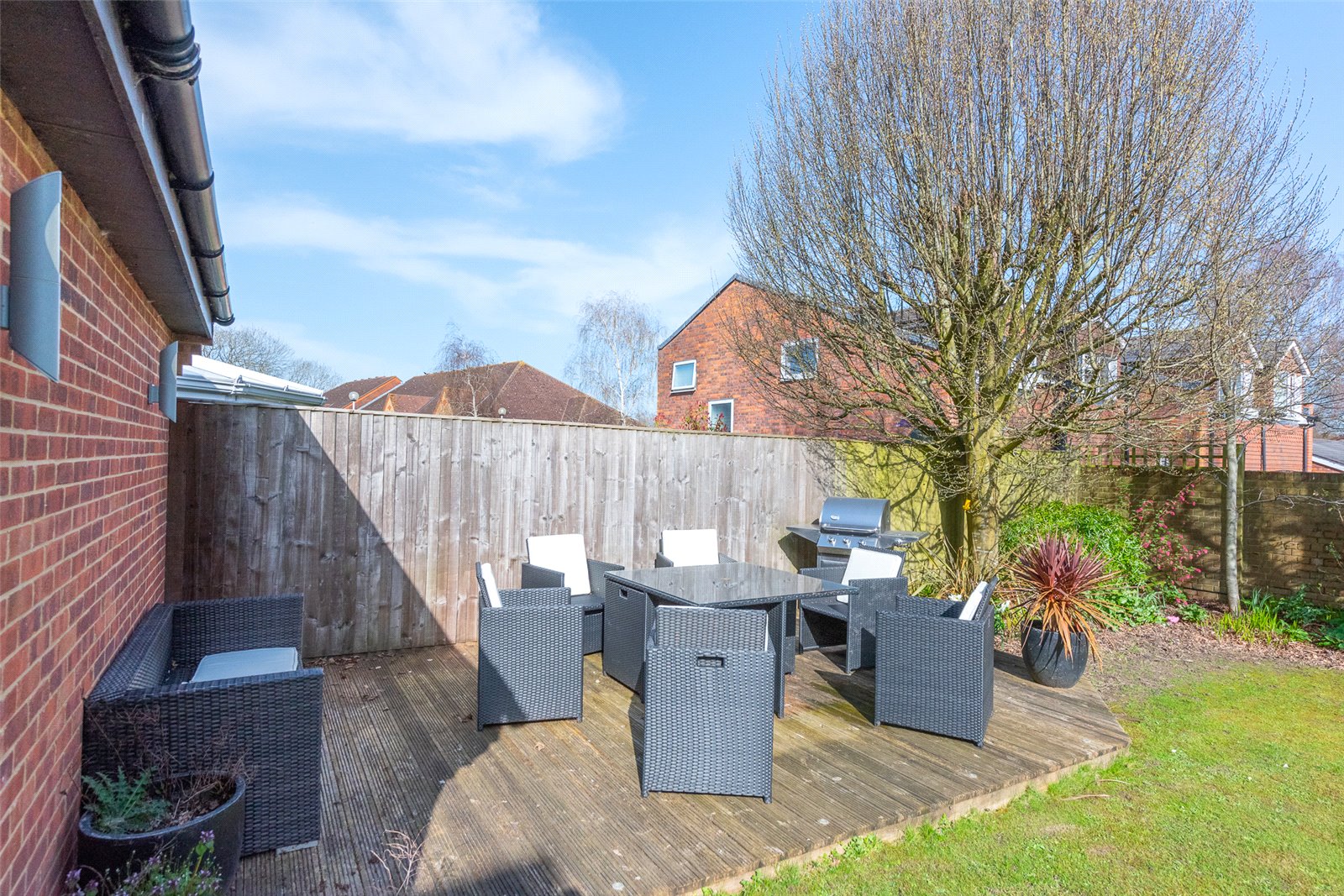 Free property report 3 Peel Gardens, Kingsclere, RG20 5SB - Chimnie