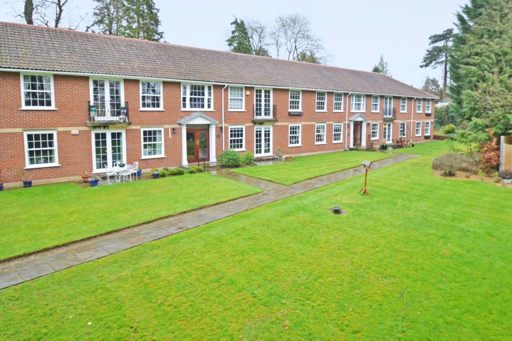 Free property report Flat 4, Abbeylands, Cobbetts Hill, Weybridge, KT13 ...