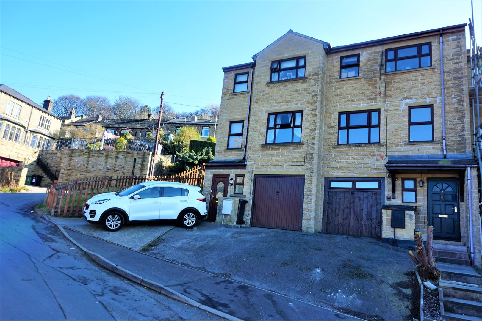 Free property report 2, Featherbed Close, Greetland, Halifax, HX4 8EB ...