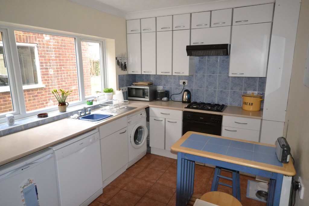 Free property report 32, West Croft, Hethersett, Norwich, NR9 3EA - Chimnie