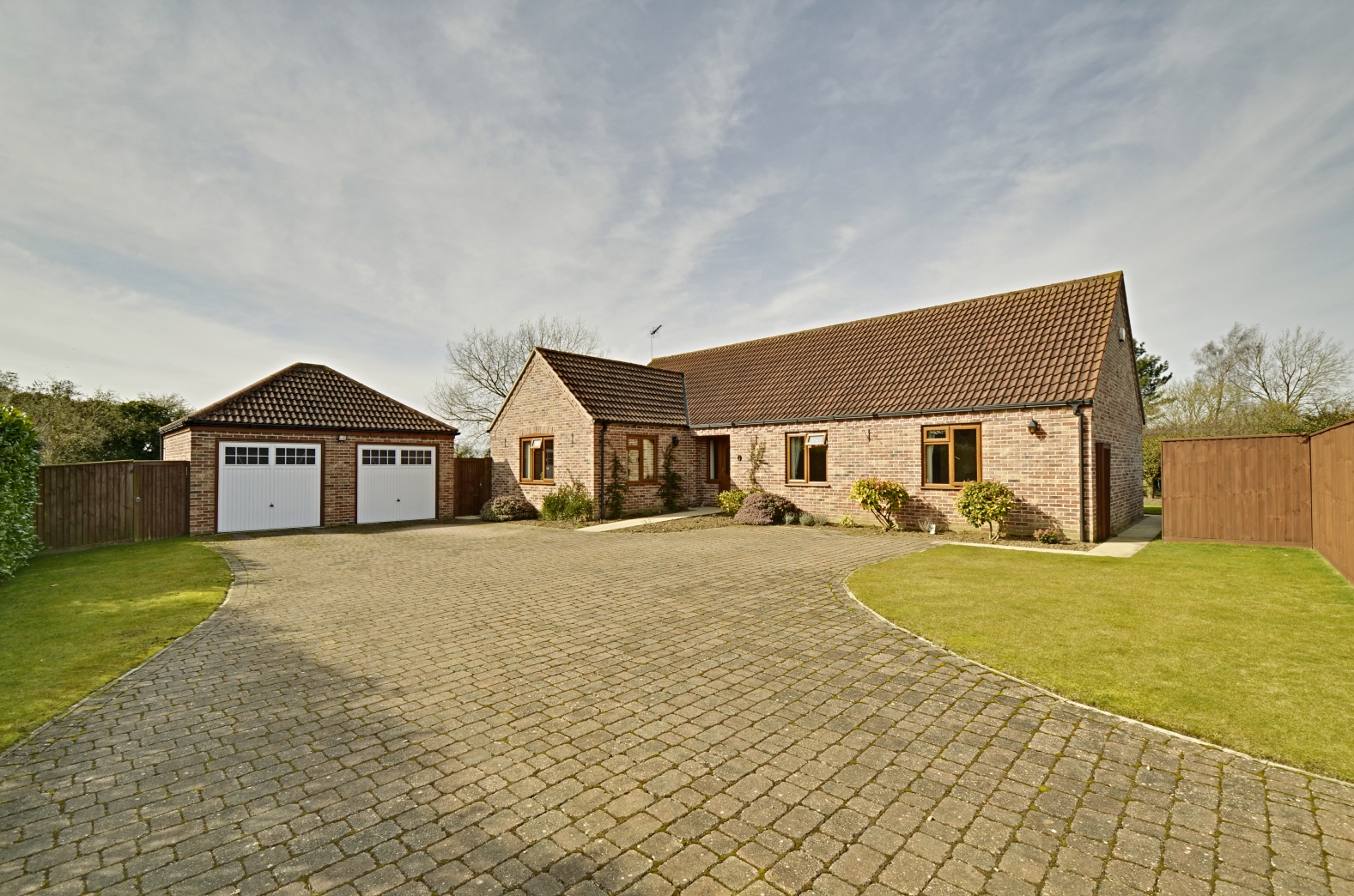 Free property report 4 Gordon Fuller Close, Brookville, IP26 4RP - Chimnie