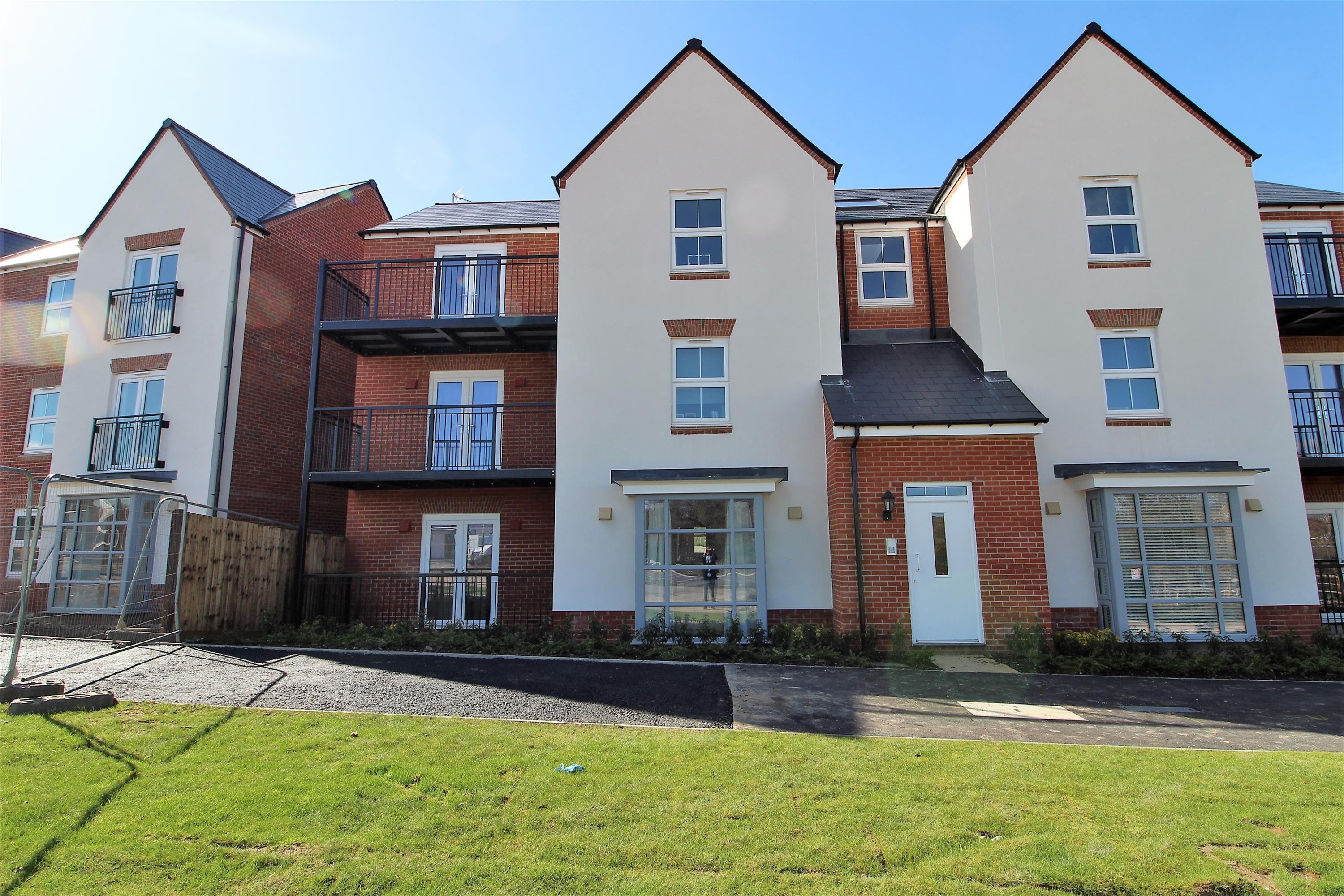 Free property report 212, William Heelas Way, Wokingham, RG40 1GS - Chimnie