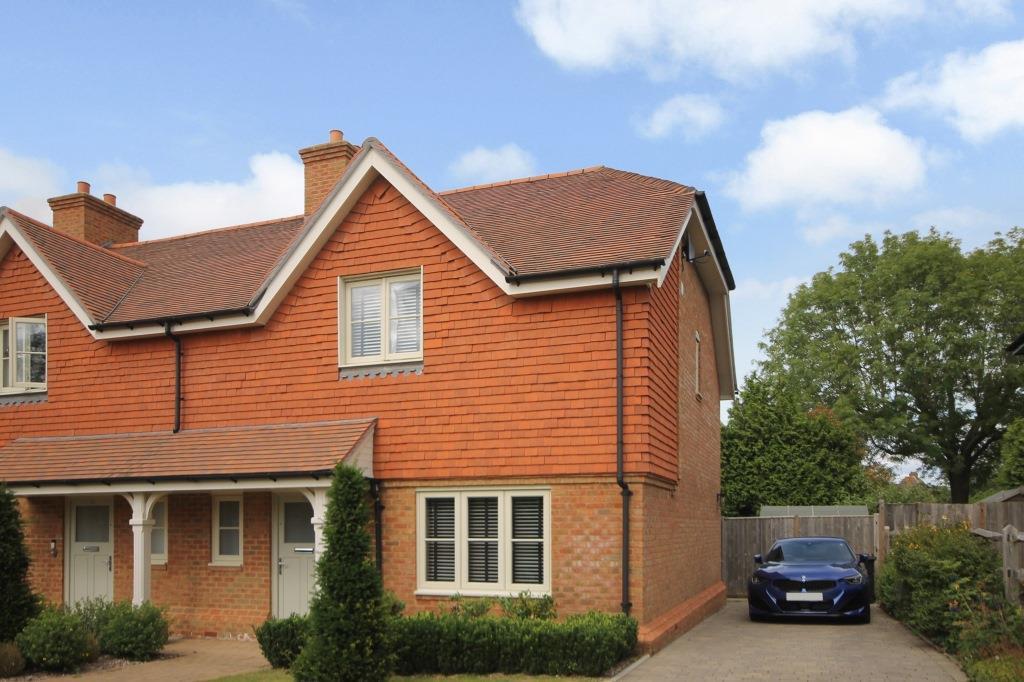 Free property report 12, The Saddlery, Little Bookham, Leatherhead ...