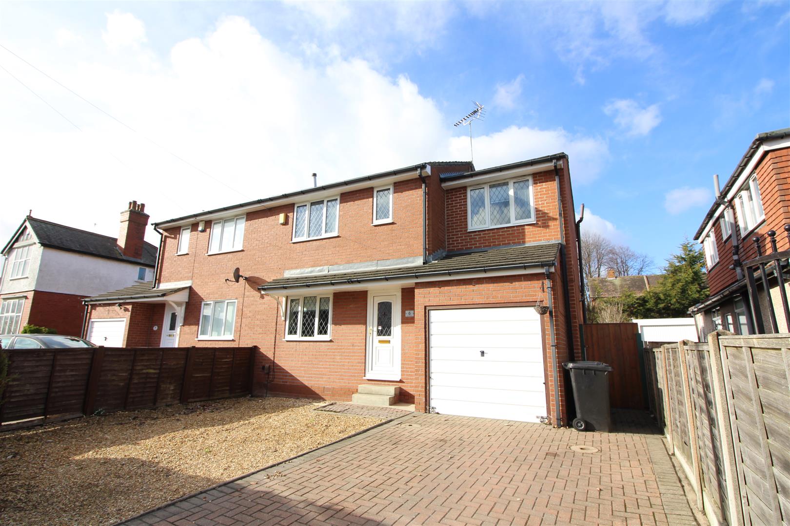 Free property report 6, Fearnville Mount, Leeds, LS8 3DW - Chimnie