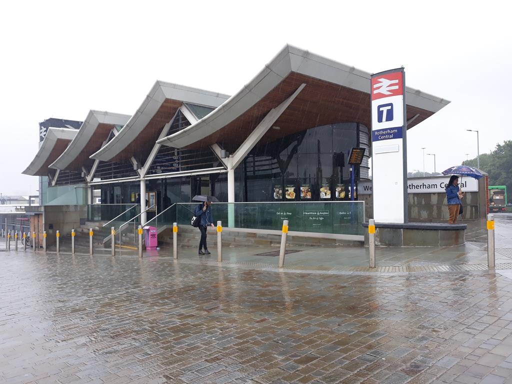 Retail premises to let in Rotherham Central Railway Station Central ...