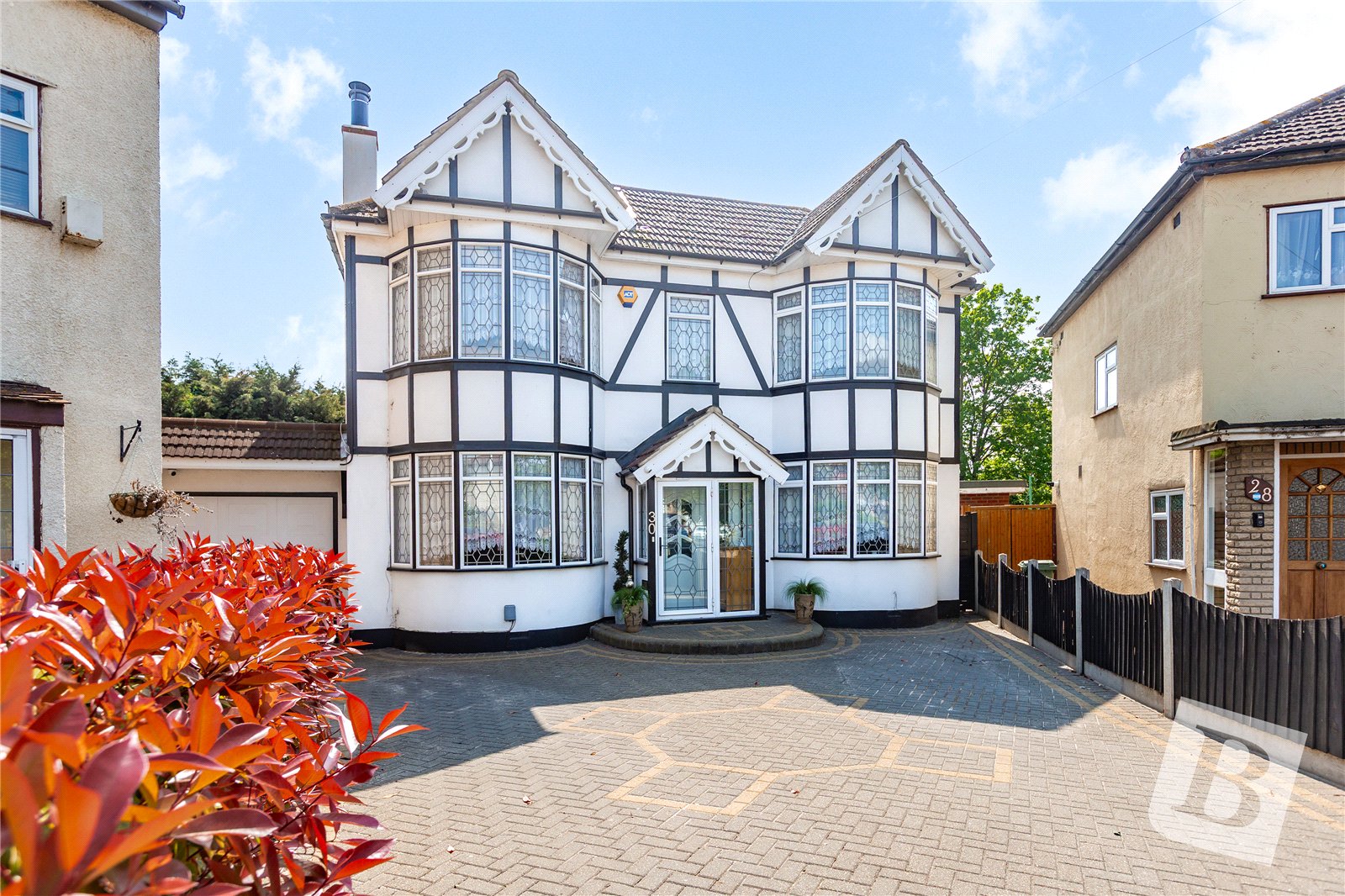 6 bedroom detached house for sale - MillionPlus.com The Luxury Marketplace