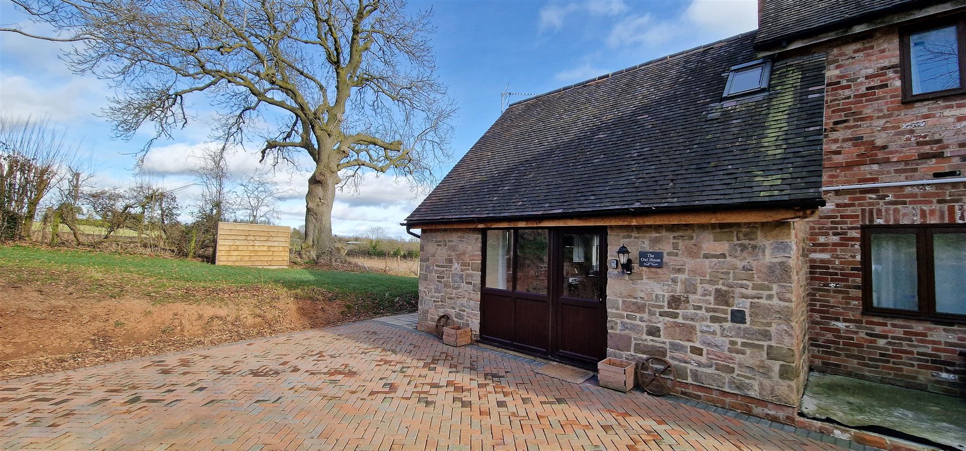 Free property report Manor Ground Farm, B4361 From Little Folly To ...