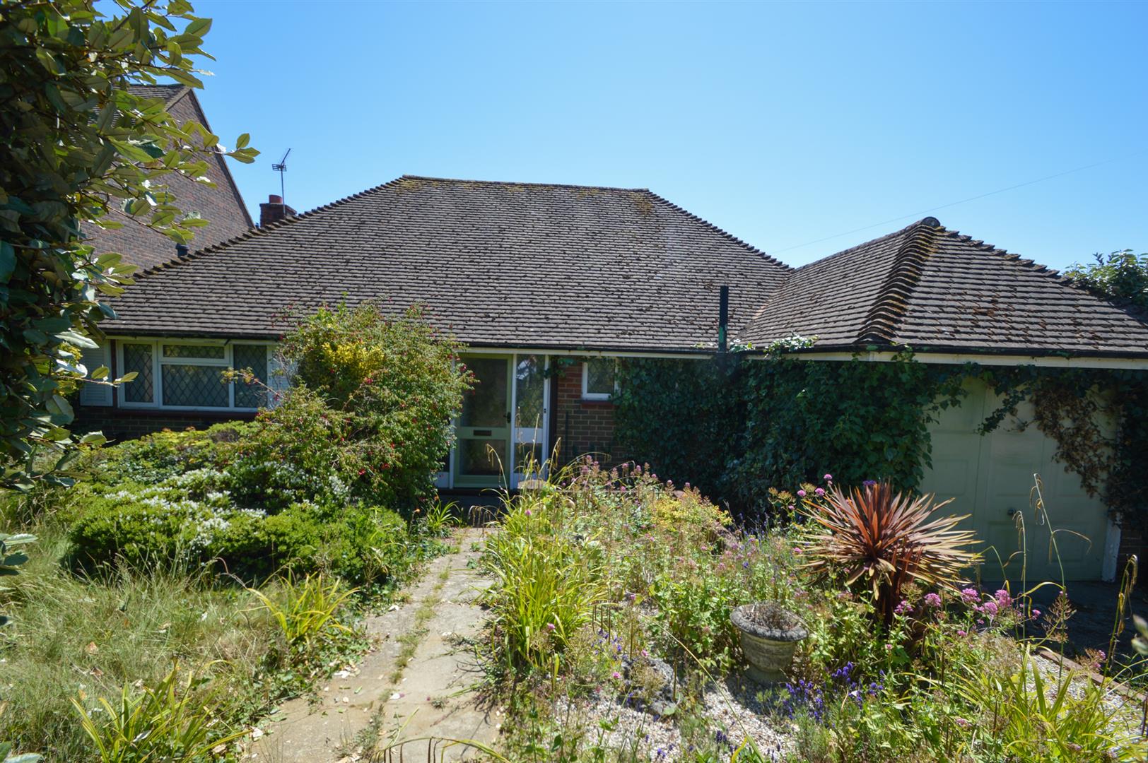 Free property report 2, Wychurst Gardens, Bexhill-on-sea, TN40 2EP ...