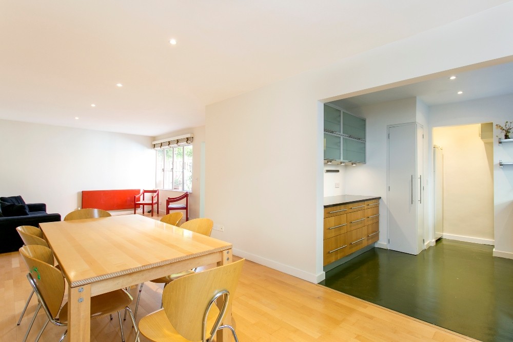 Free property report 15 Murray Mews, London, NW1 9RH - Chimnie