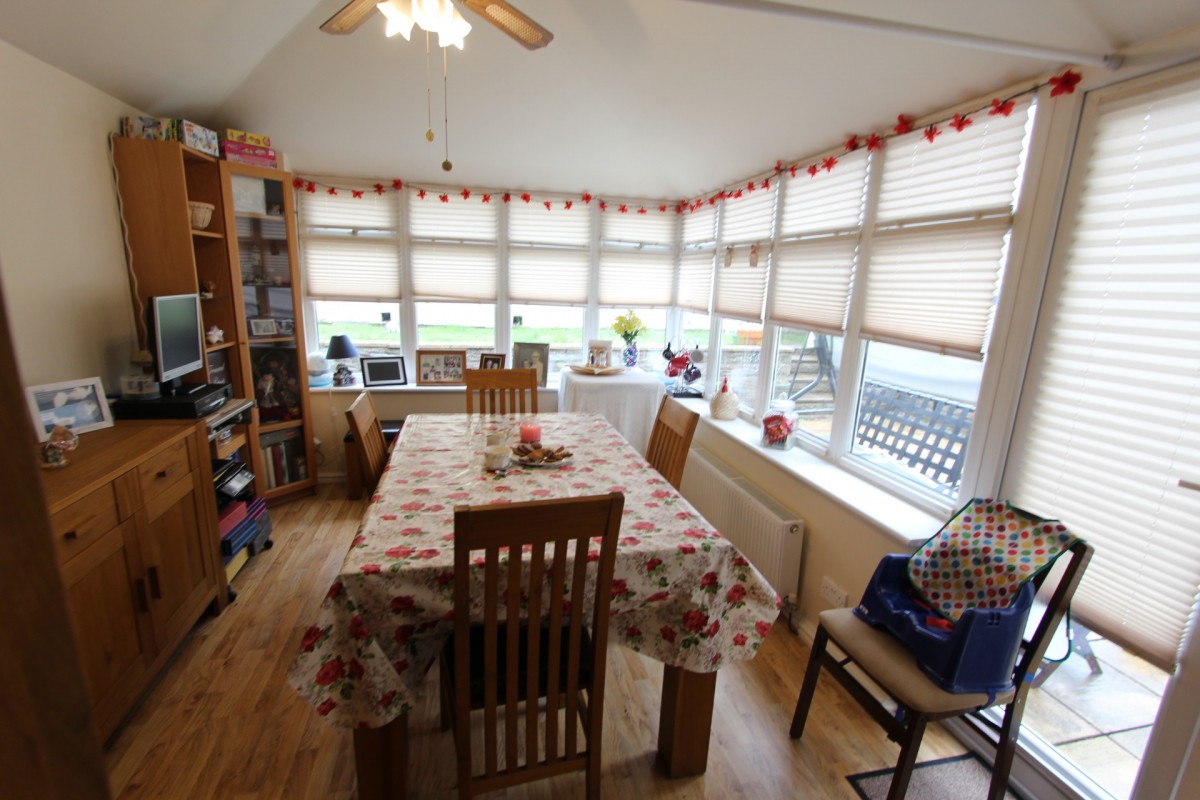 Free property report 19 Heol Haulfryn, Tonyrefail, CF39 8DG - Chimnie