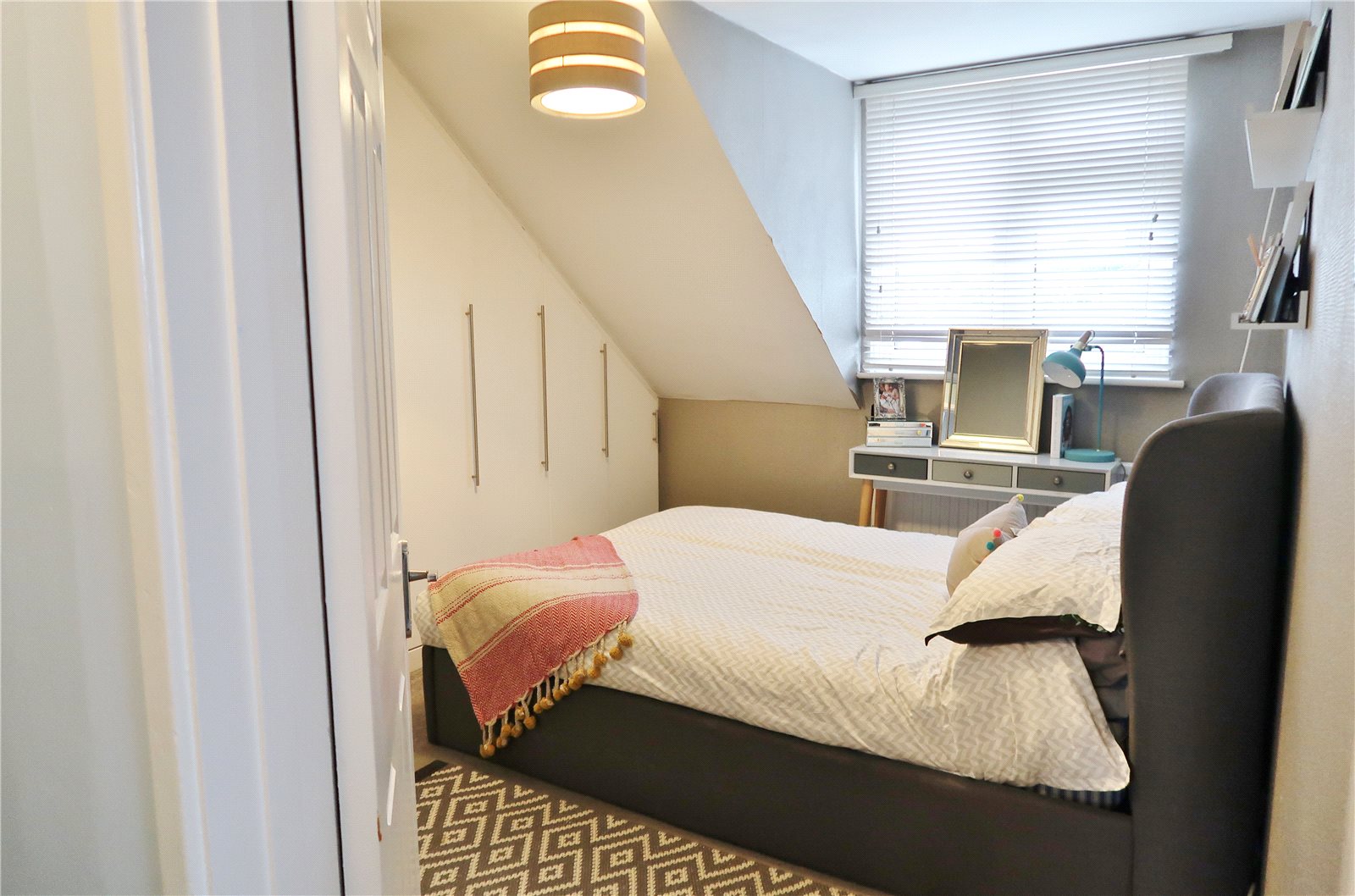 Free property report 35, King Georges Road, Pilgrims Hatch, Brentwood ...