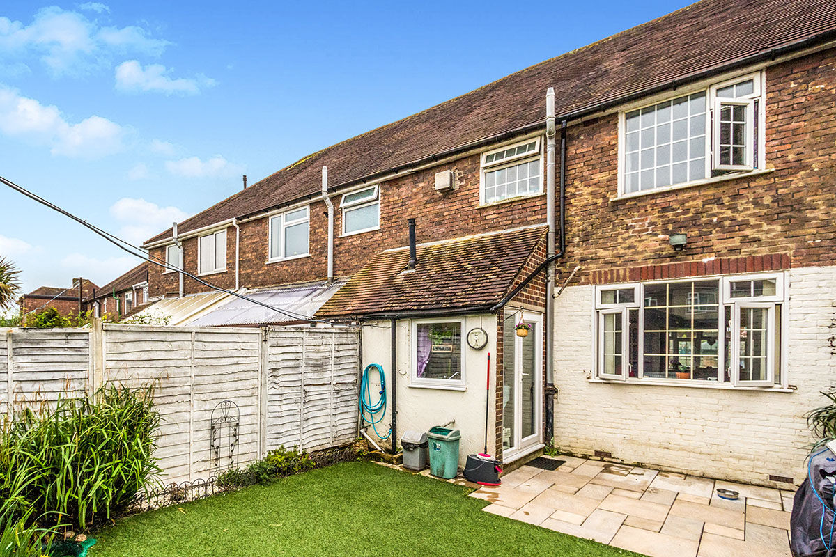 Free property report 3 Fayre Road, Fareham, PO16 0UB - Chimnie