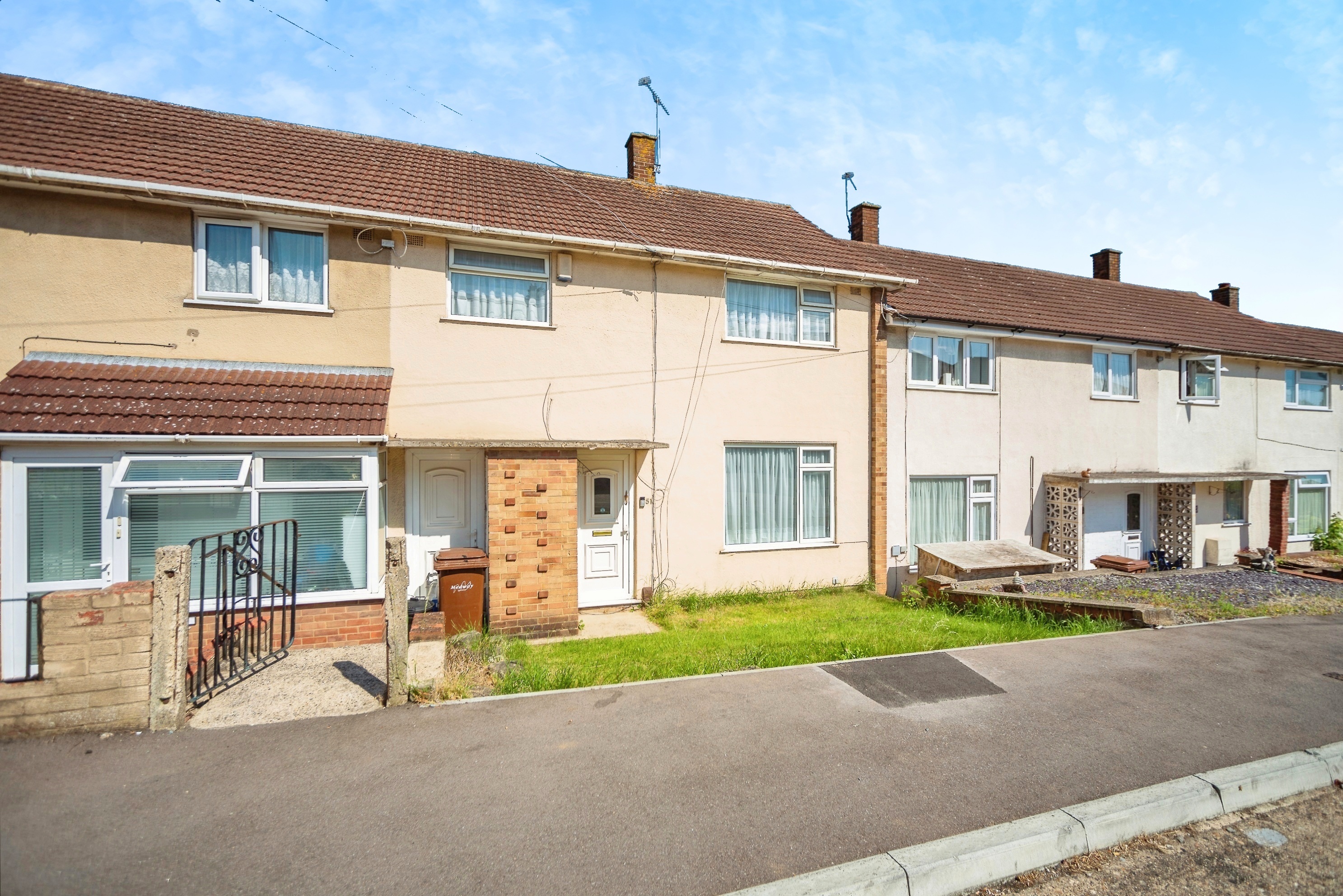 Free property report 51, Clifton Close, Rochester, ME2 2HG - Chimnie