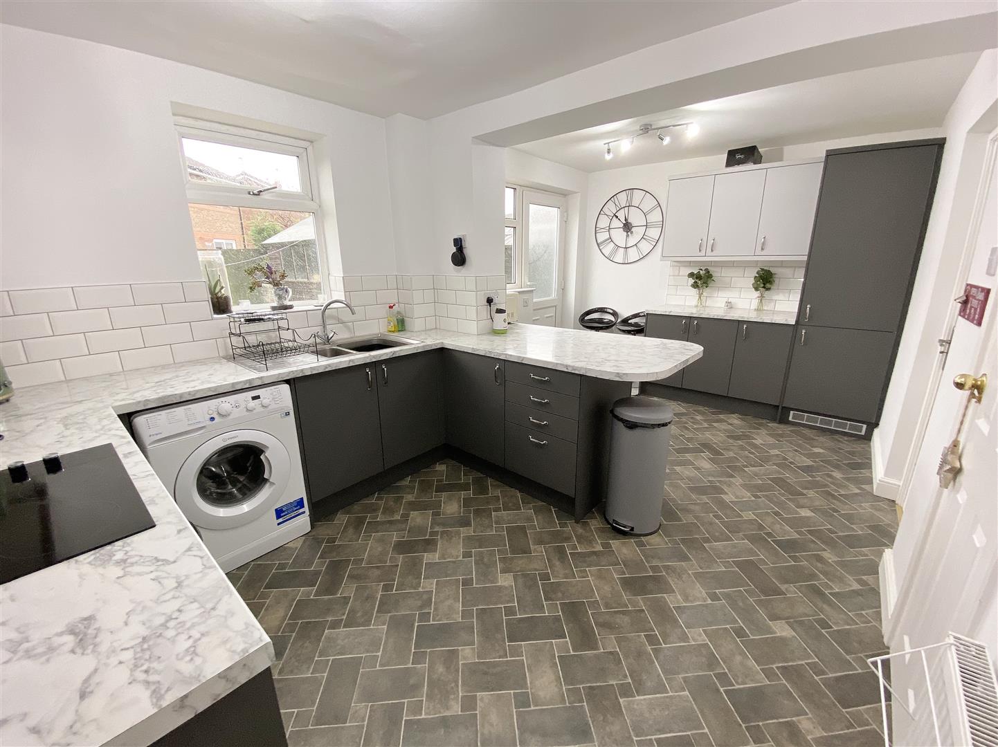 Free property report 42, Broadmanor, North Duffield, Selby, YO8 5RZ ...