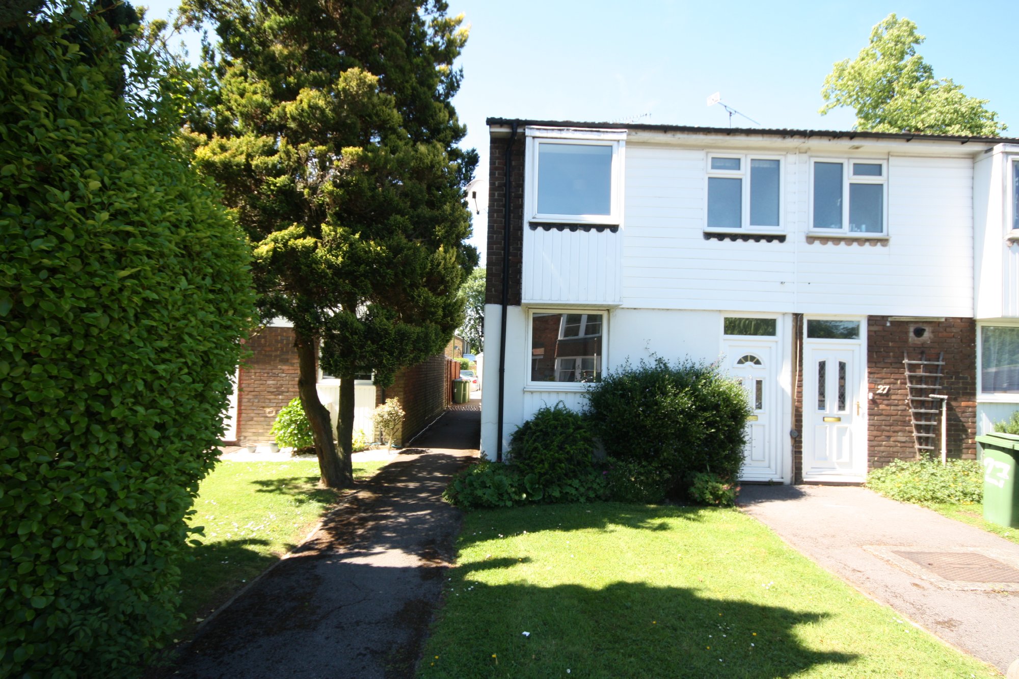 Free property report 26, The Gables, Wimblehurst Road, Horsham, RH12 ...