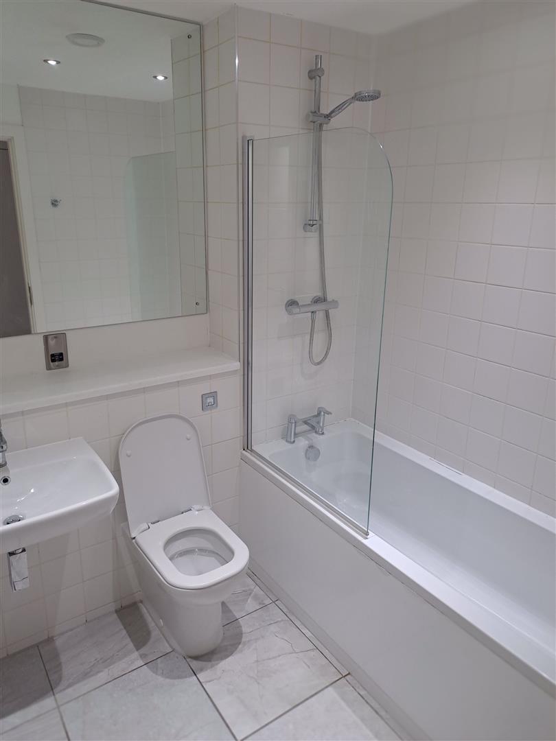 Photos of Park Central, 11 Jesse Hartley Way, Liverpool L3 - 66412761 ...