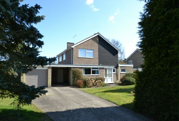 Free property report 10 Pines Close, Amersham, HP6 5QW - Chimnie