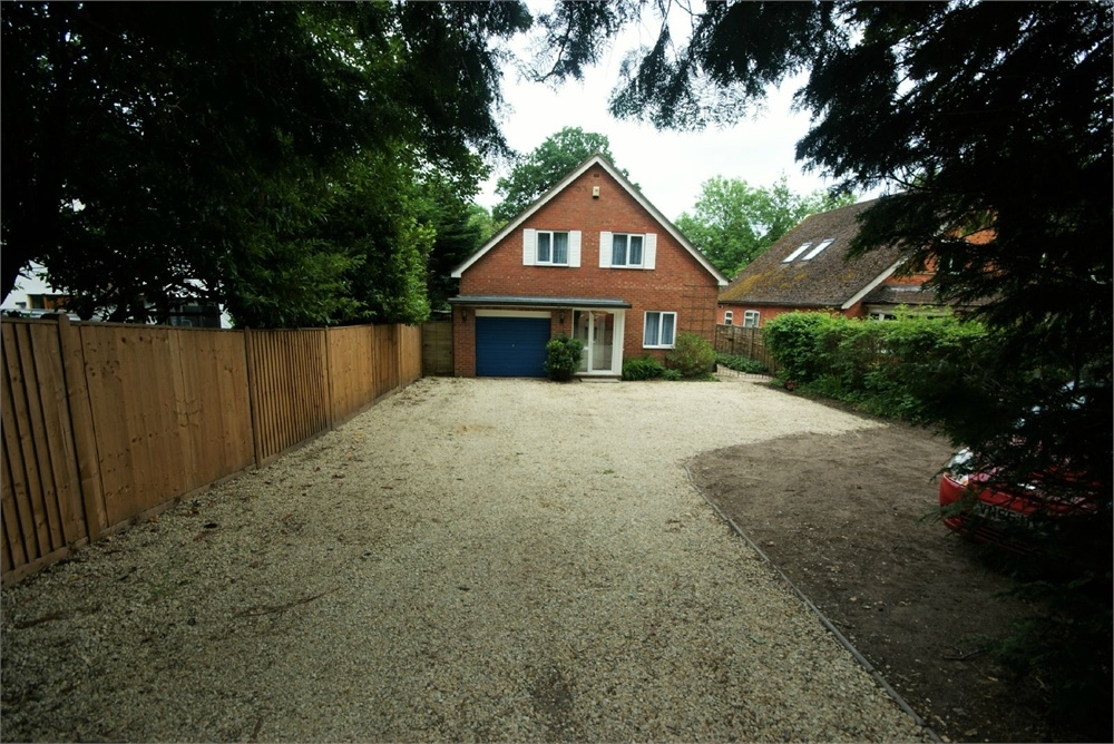 Free property report The Acorns, Shinfield Road, Shinfield, Reading ...