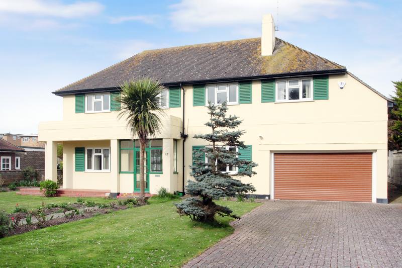 Free property report 92, Sea Avenue, Rustington, Littlehampton, BN16 ...
