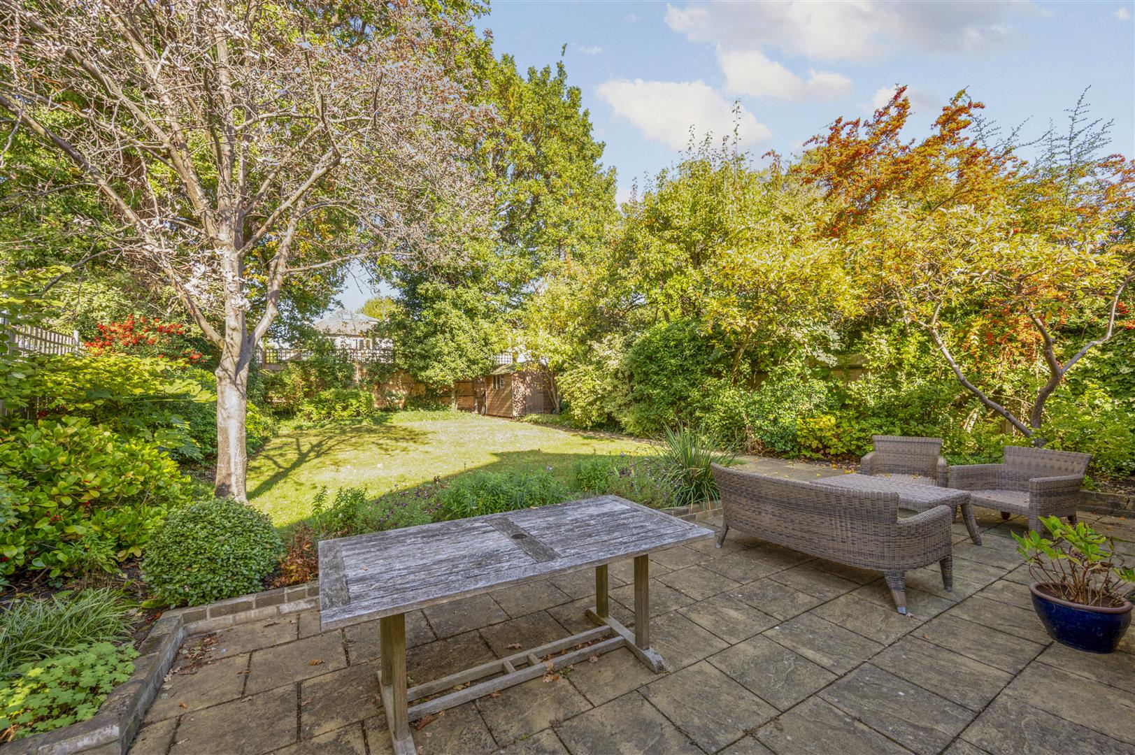 5 bedroom detached house for sale - Million Plus.com The Luxury Marketplace