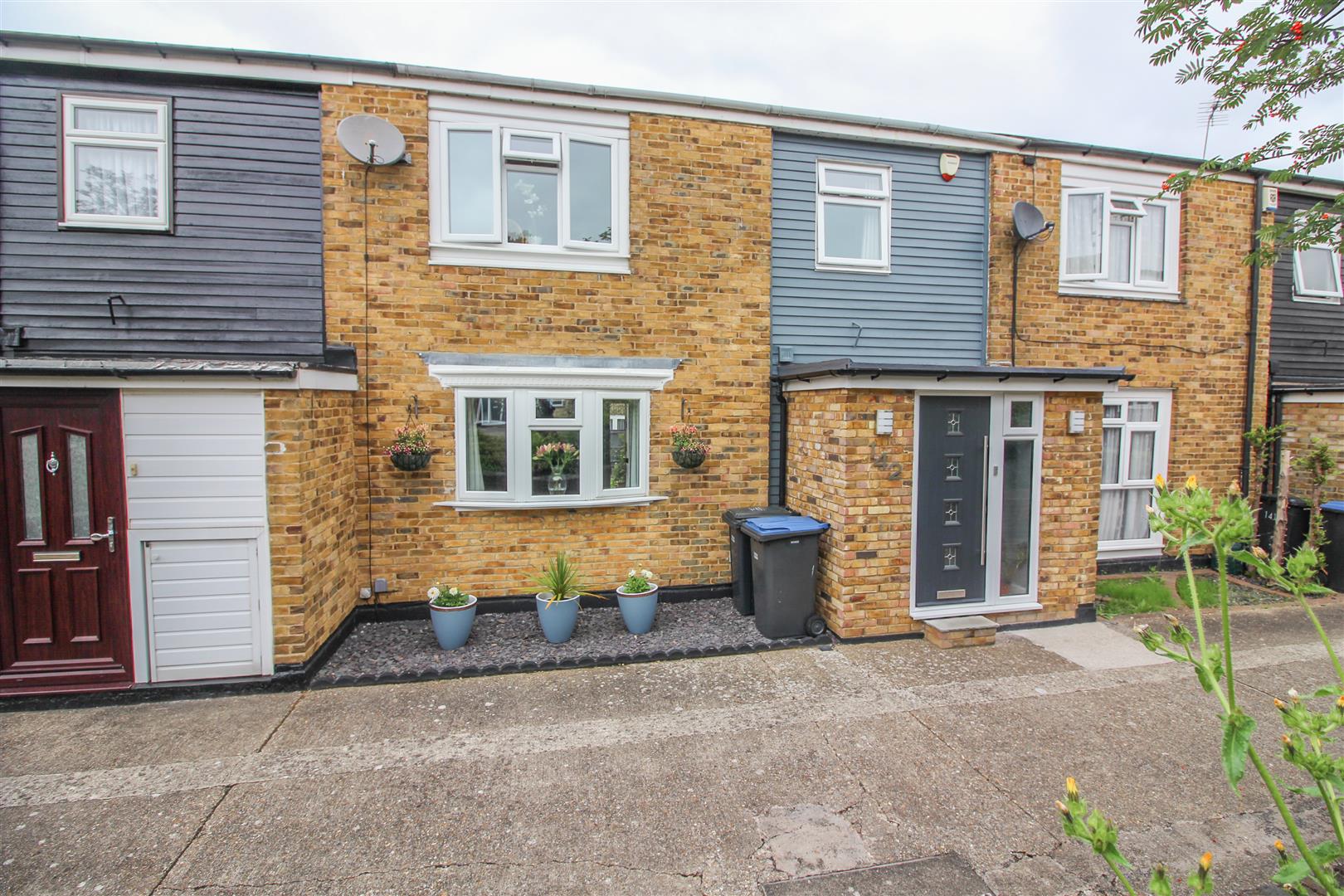 Free property report 142 The Maples, Harlow, CM19 4RD - Chimnie