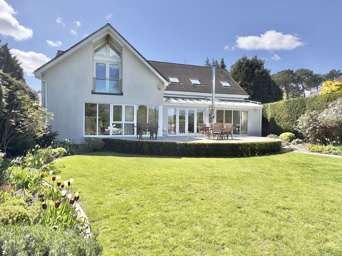 5 bedroom detached house for sale - Million Plus.com The Luxury Marketplace