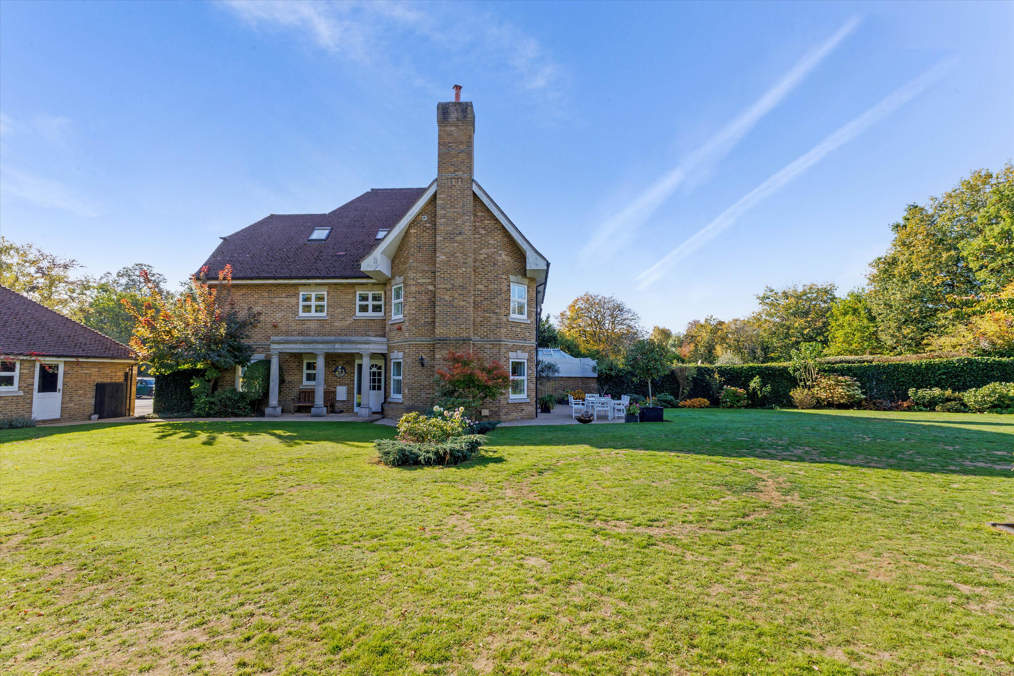 6 bedroom end terrace house for sale - Million Plus.com The Luxury ...