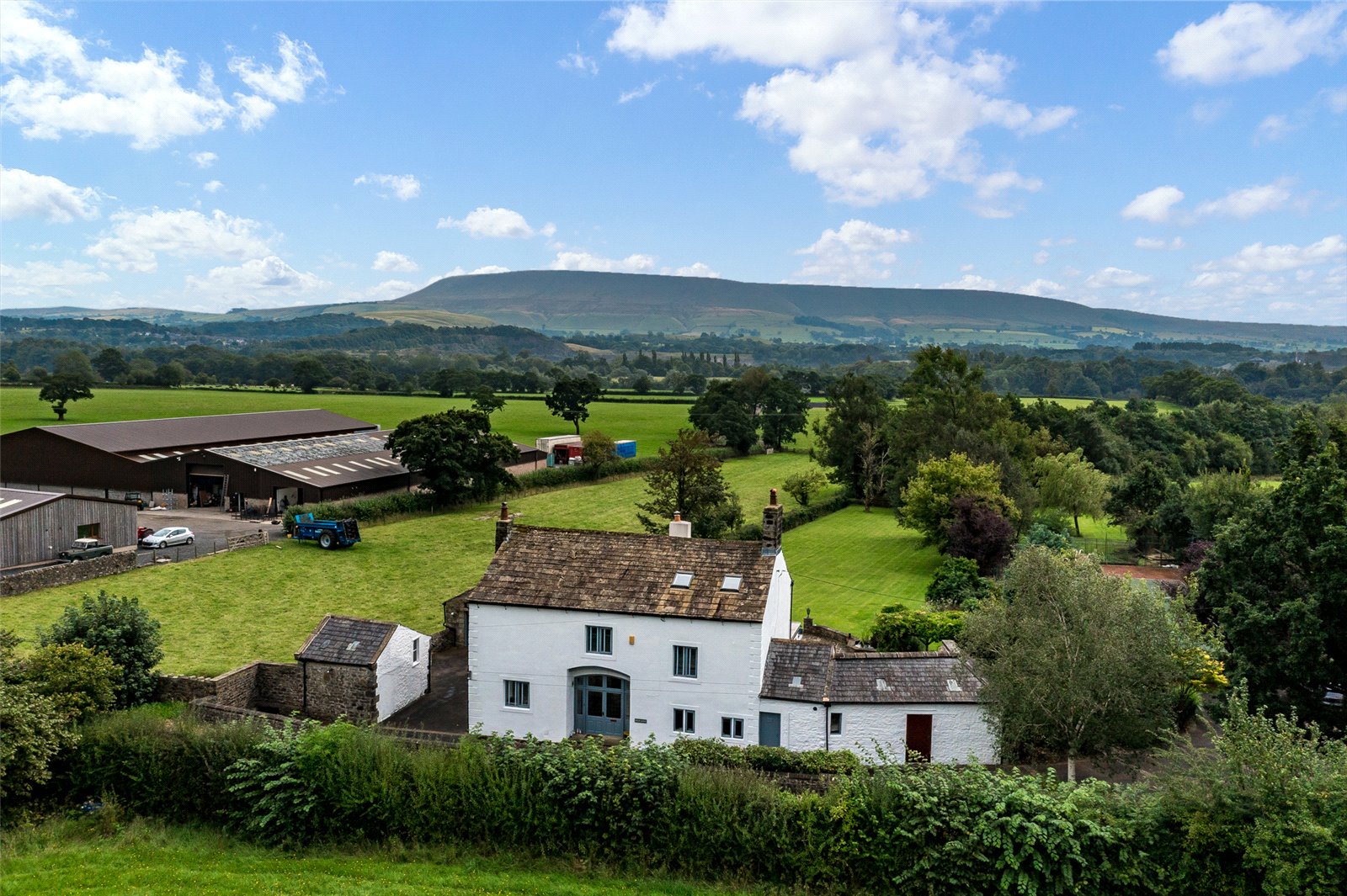 Free property report Moor Roods, Grindleton Road, West Bradford ...