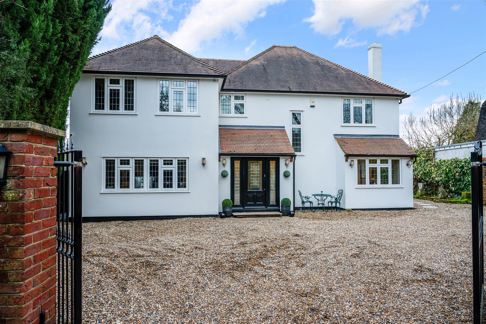 5 bedroom detached house for sale - Million Plus.com The Luxury Marketplace