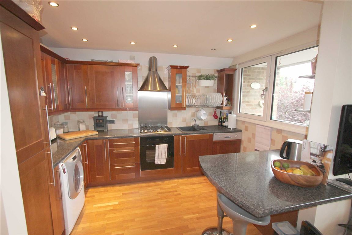 Free property report 79 Flintmill Crescent, Kidbrooke, SE3 8LU - Chimnie