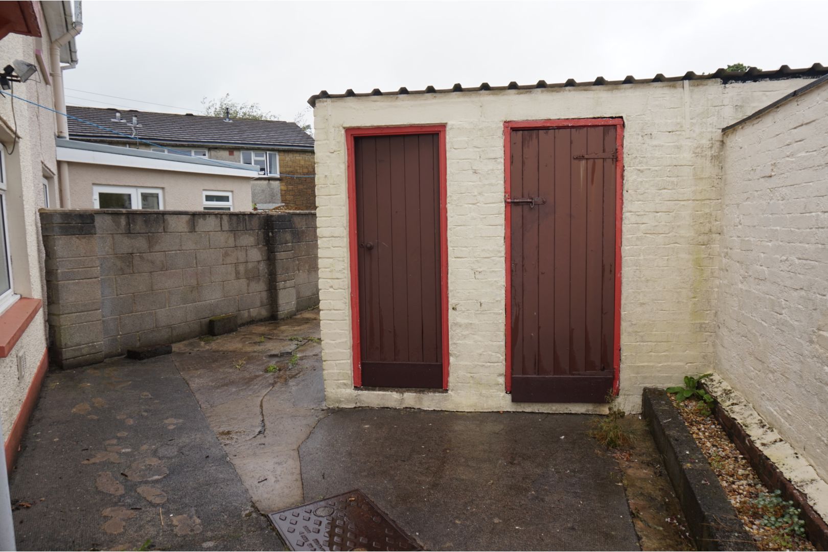 Free property report 23 Dinefwr Avenue, Llandeilo, SA19 6DU - Chimnie