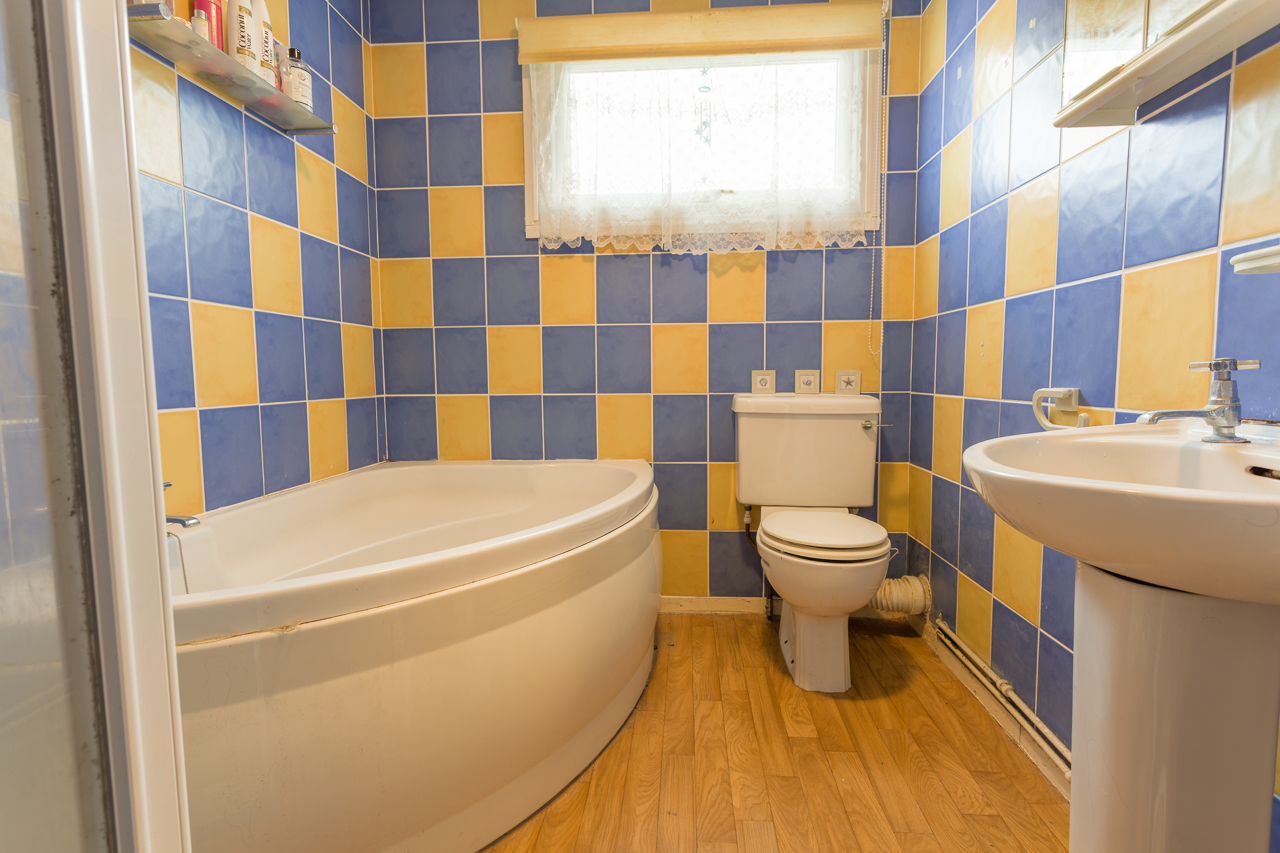 Free property report 42 Liptraps Lane, Royal Tunbridge Wells, TN2 3AA ...