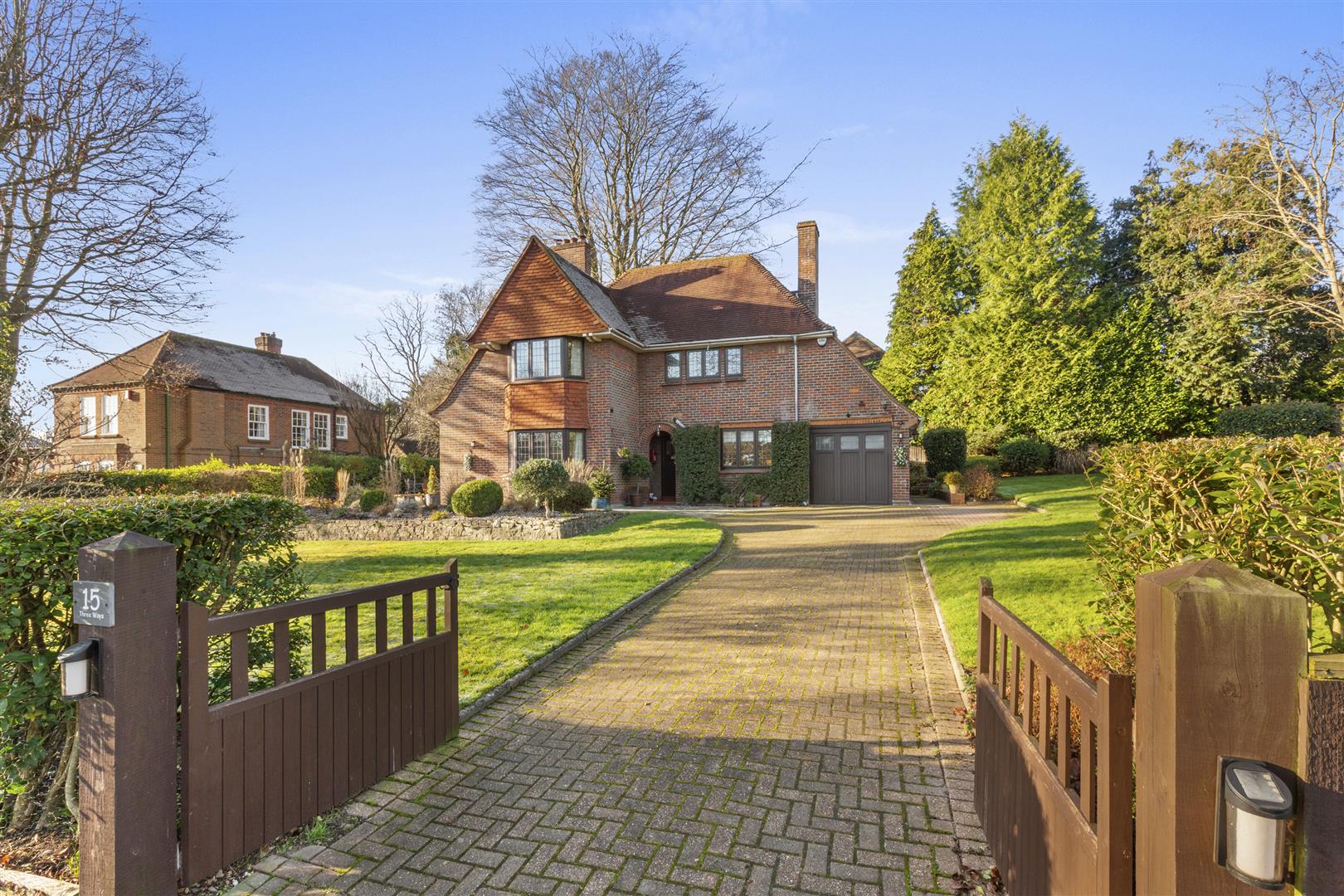 4 bedroom detached house for sale - Million Plus.com The Luxury Marketplace