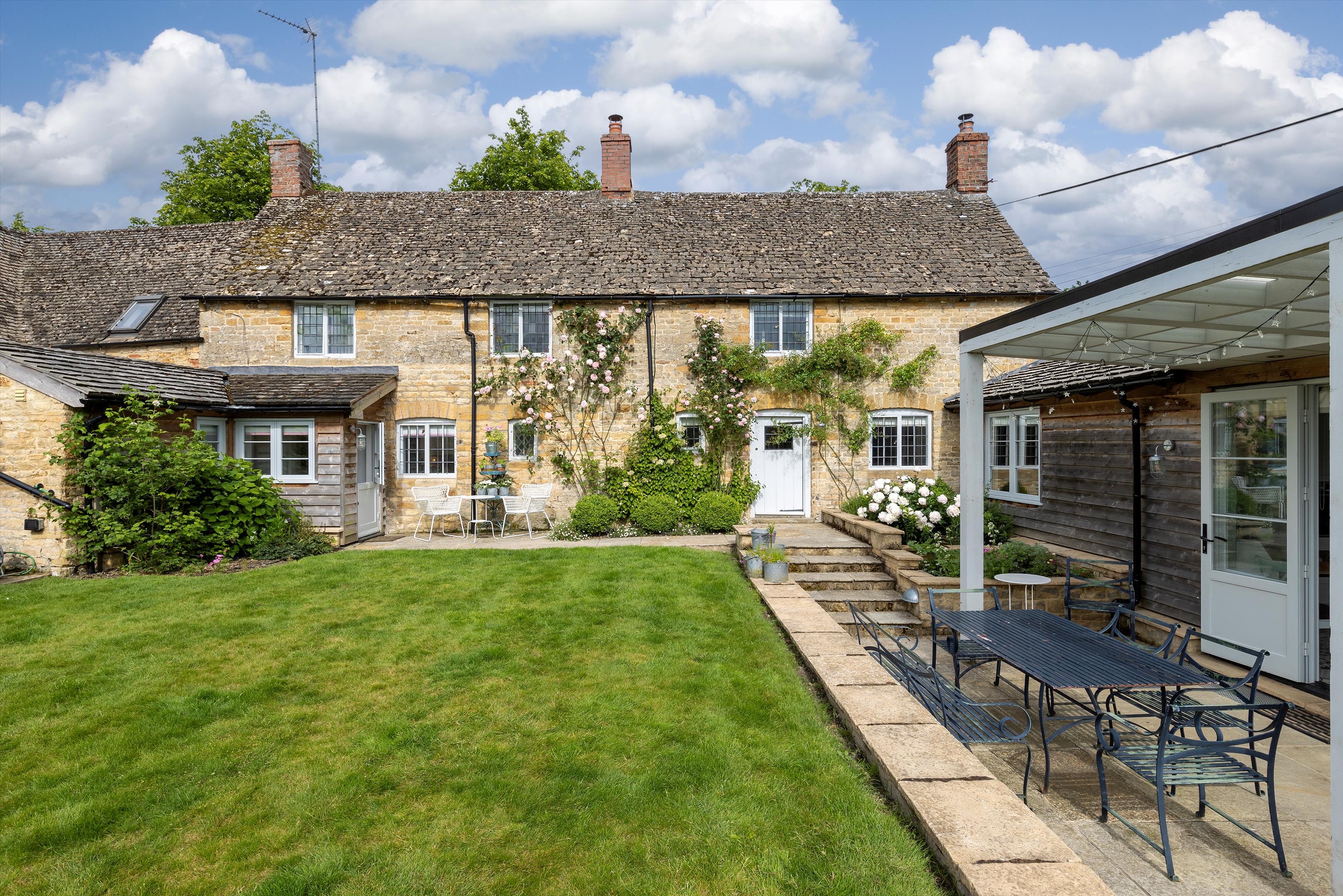 Free property report Home Farmhouse, Home Farm, Main Street, Over ...