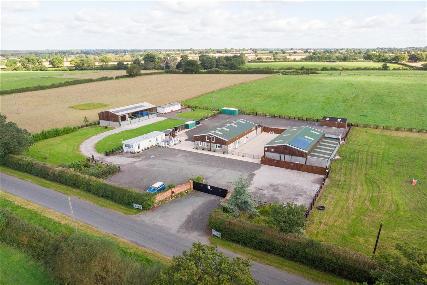 3 bedroom barn conversion for sale - MillionPlus.com The Luxury Marketplace
