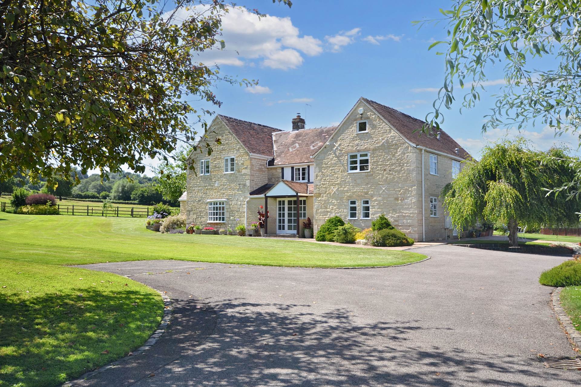 Free property report Pools Farm, High Street, Upton St. Leonards ...