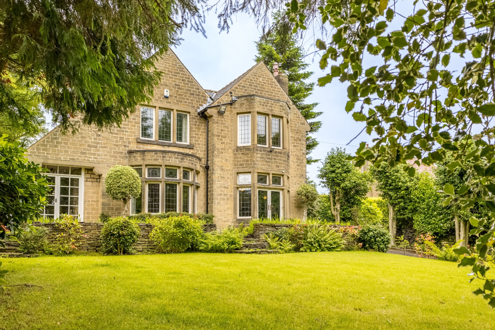 Free property report The Lodge, Beaumont Park Road, Huddersfield, HD4 ...