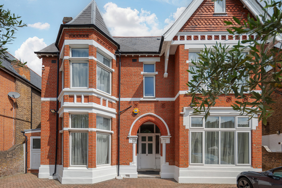 Free property report 33, Hamilton Road, London, W5 2EE - Chimnie