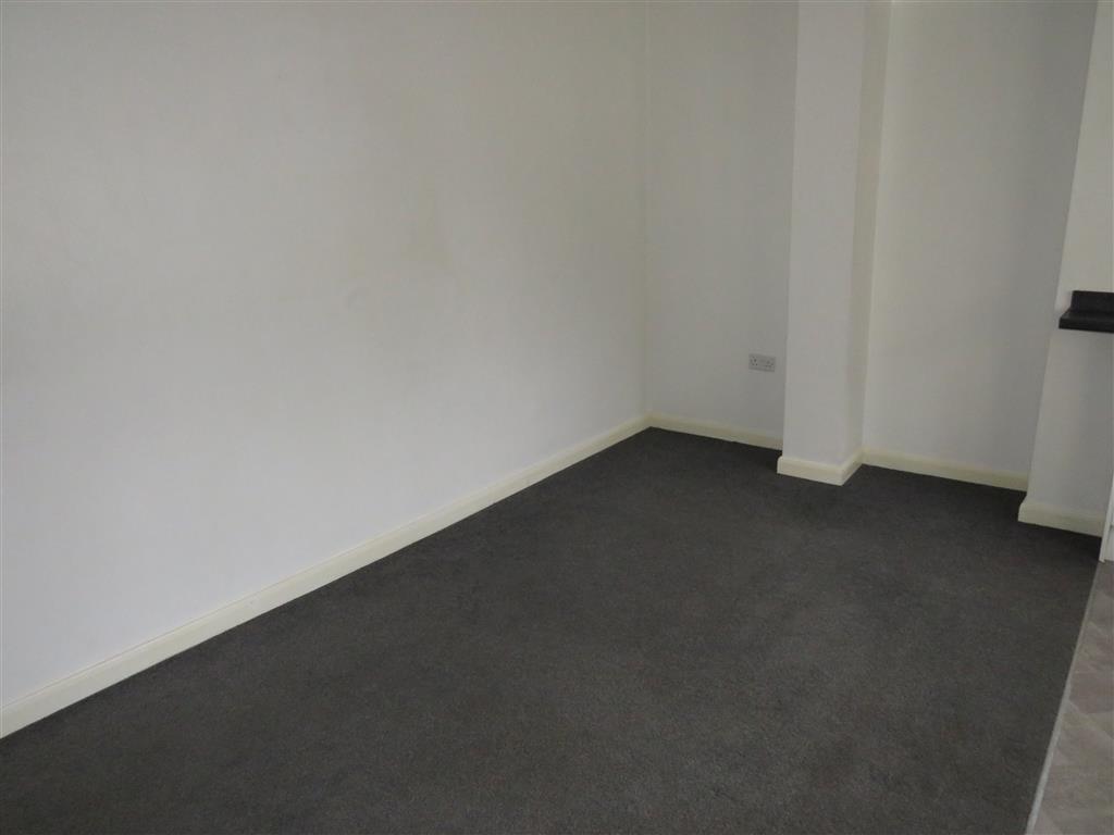 2 bed flat for sale in Brook Street, Raunds, Wellingborough NN9 - Zoopla