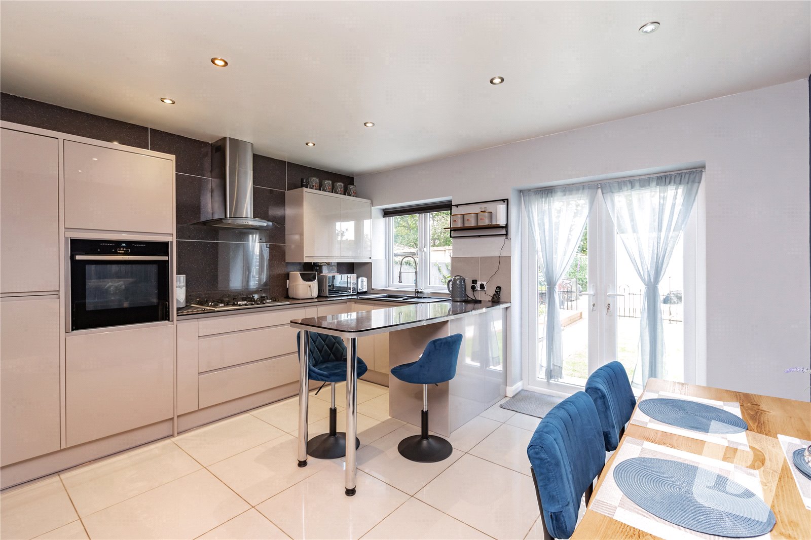 Free property report 13, Waverley Road, Rainham, RM13 9ND - Chimnie