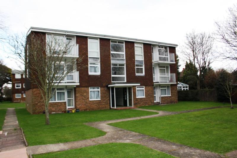 Free property report 44 Dorchester Gardens, Marine, Worthing, BN11 5AZ ...