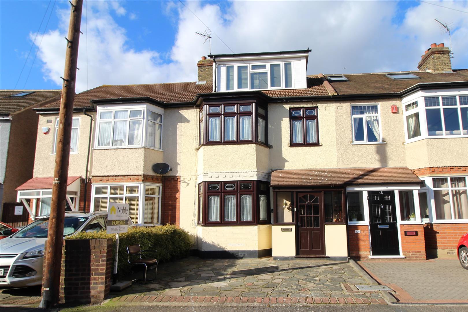 Free property report 43, Strathmore Gardens, Hornchurch, RM12 4BG - Chimnie